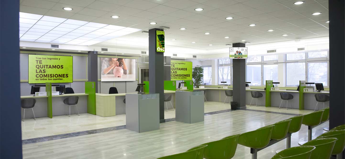 Pantallas digitales para Bancos